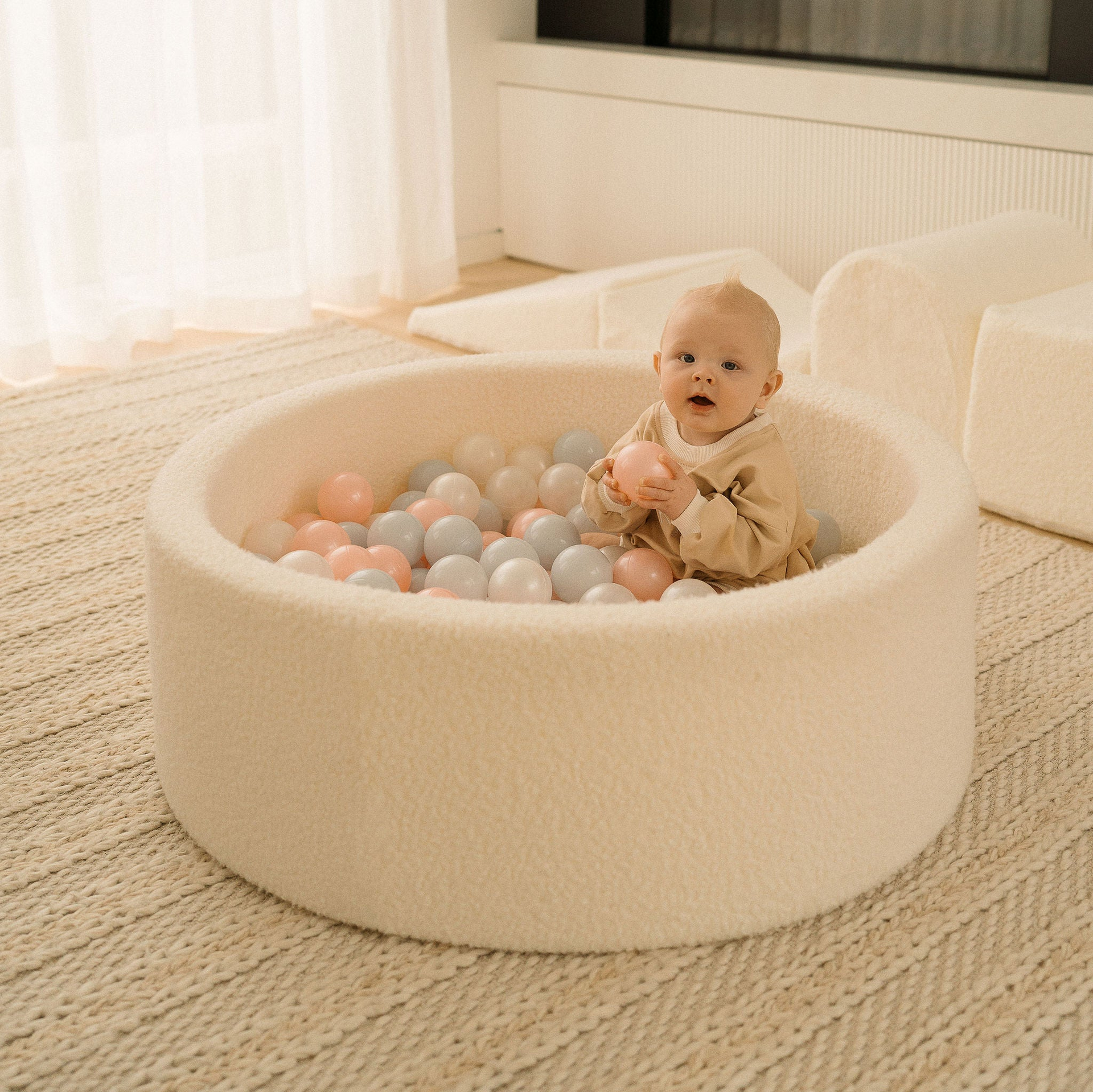 Foam Boucle Ball Pit + 200 White Balls – The Playtime Store