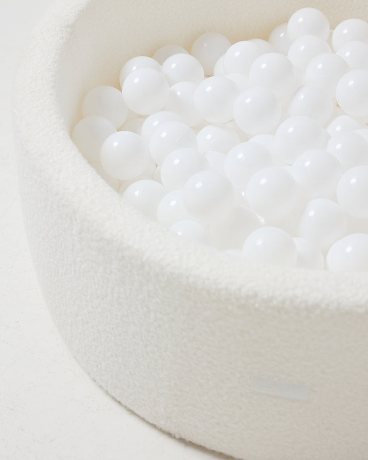 Foam Boucle Ball Pit + 200 White, Pearl & Transparent Balls – The ...