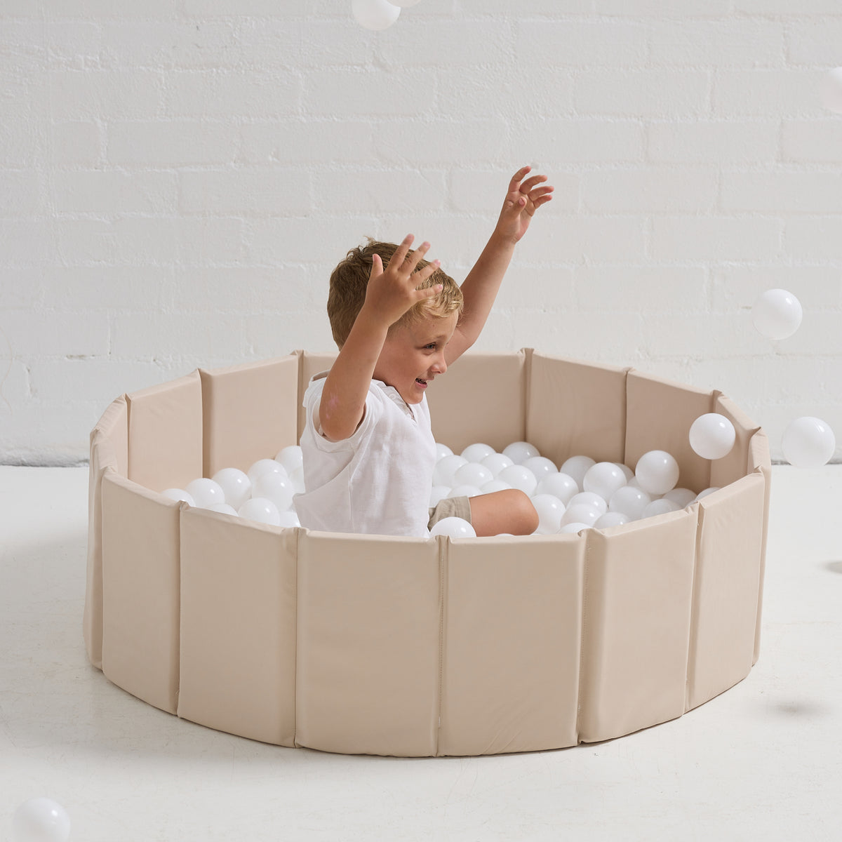 Eco leather foldable ball pit + 200 balls – The Playtime Store